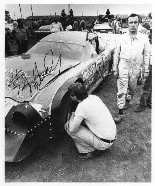 Checker Flag Pits 79 Or 80 - Gallery - Ron Nelson | racersreunion.com