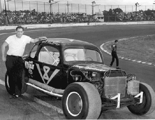 Bill-Slater-Track-Pose-L - Gallery - Ron Wetzler | racersreunion.com