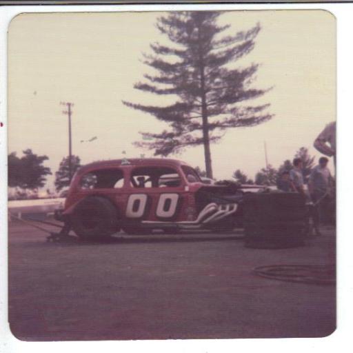 Gerald Compton #00 - Gallery - N.B. Arnold | racersreunion.com