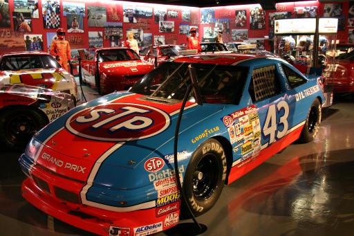 The King - Gallery - The Winston Cup Museum | racersreunion.com