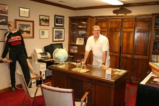 Bobby's Office - Gallery - George V. Hibbs | racersreunion.com