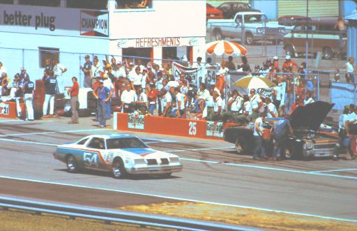 #54 Lennie Pond #22 Ricky Rudd 1978 Champion Spark Plug 400 - Gallery ...