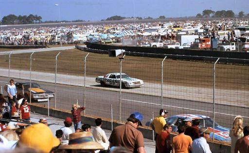 #54 Lennie Pond #88 Darrell Waltrip #79 Frank Warren 1976 Daytona 500 ...
