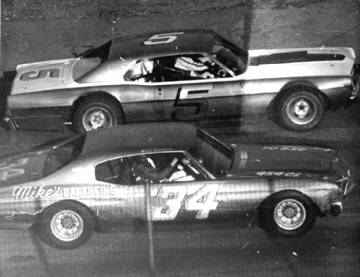 #34 (84) Bob Senneker & #5 Bill Konczos @ Heidelberg (PA) Raceway 1972 ...