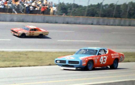 #25 Jabe Thomas #43 Richard Petty 1972 Yankee 400 @ Michigan - Gallery ...