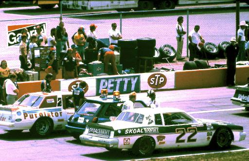 #21 Neil Bonnett #22 Stan Barrett 1981 Gabriel 400 @ Michigan - Gallery ...