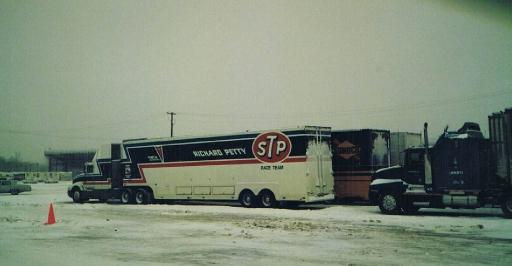 Petty-STP Hauler - Gallery - DONALD L. EVANS | racersreunion.com
