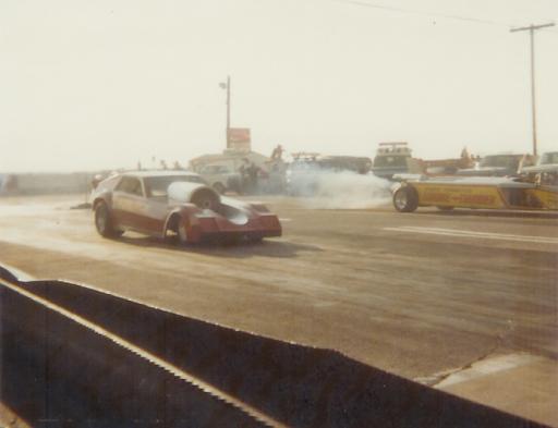 Nitro Nick Jet Funny Car Vs. Scott Hammack's "Smoke 'N Thunder" Jet ...